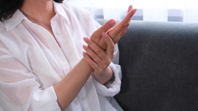 6 Top Exercises and Stretches for Wrist Pain Relief