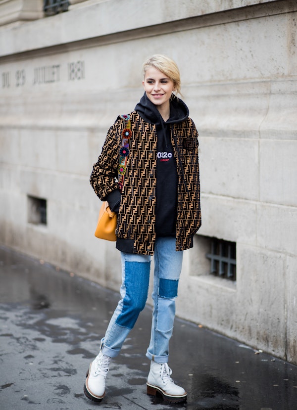 Street Style: What to wear with hoodie and sweatshirt this Spring