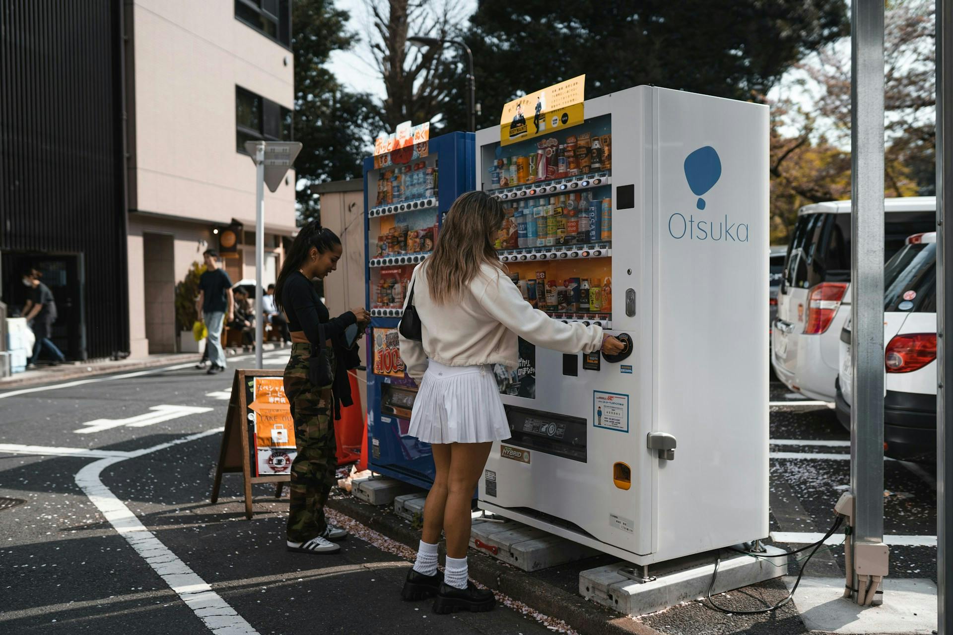 How to Use a Japanese Vending Machine - Trip To Japan