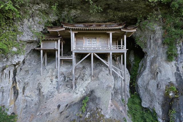Nageire-dou Temple (Okuin Nageiredou), Misasa, Tottori - Trip To Japan