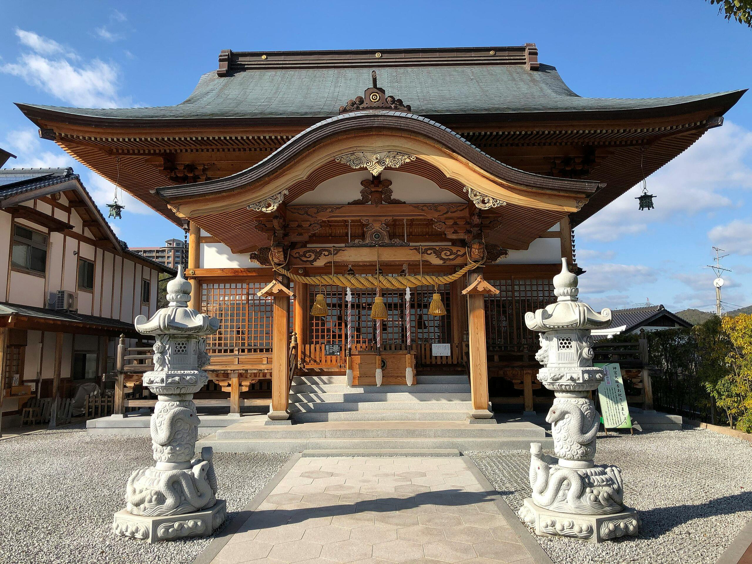 Shirohebi Shrine - Trip To Japan - Trip To Japan