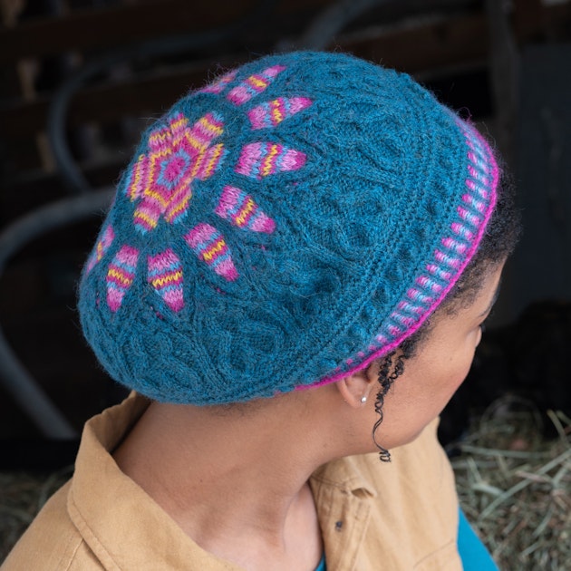 Notre-Dame Tam to Knit | Farm & Fiber Knits Library