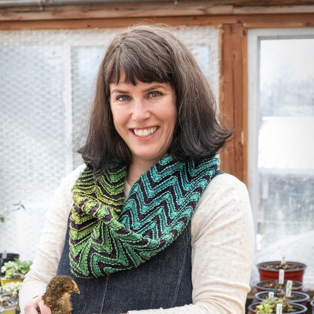 Durham Chevrons Cowl | Farm & Fiber Knits Library