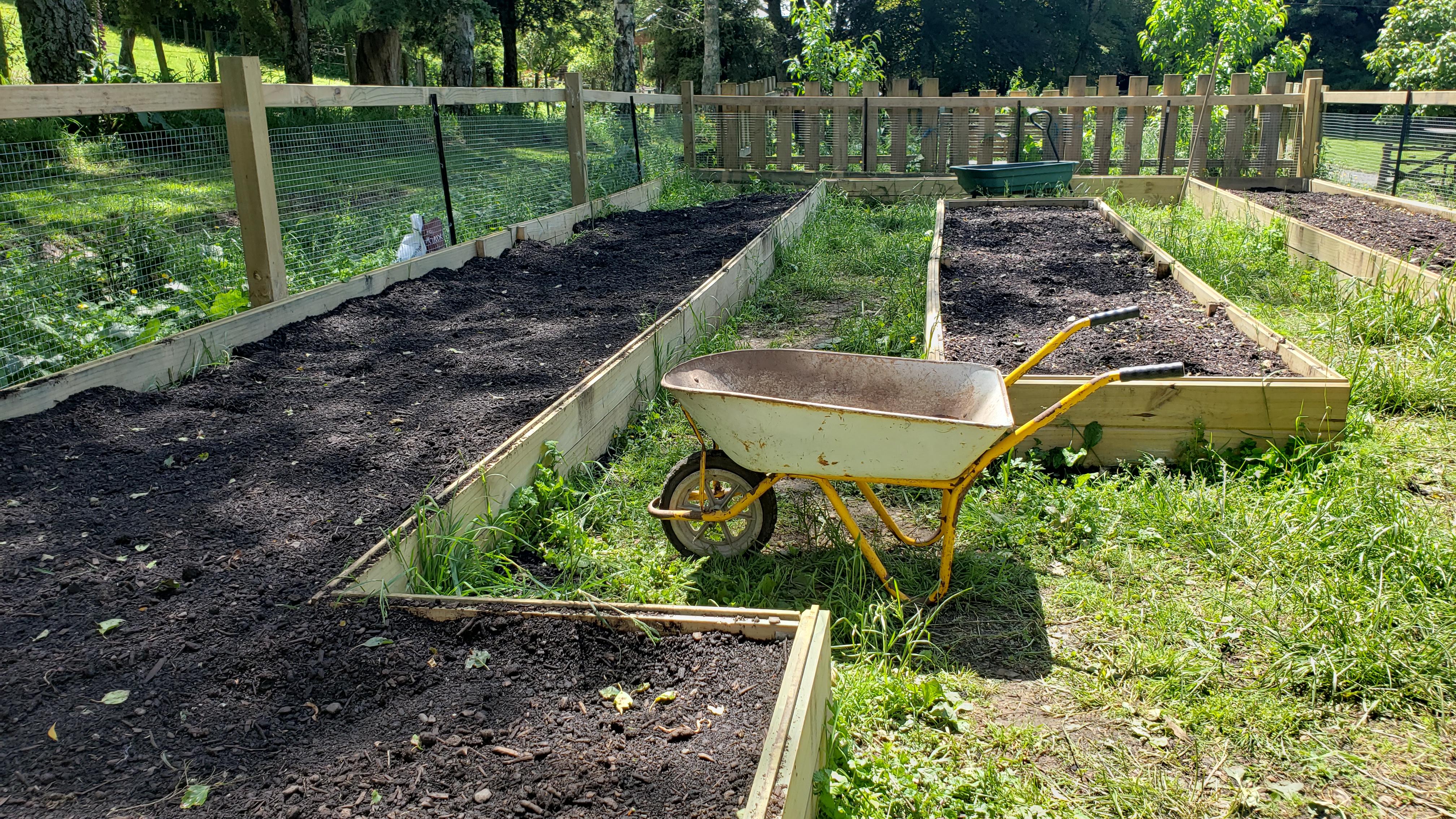 Green waste compost supplied for community garden project