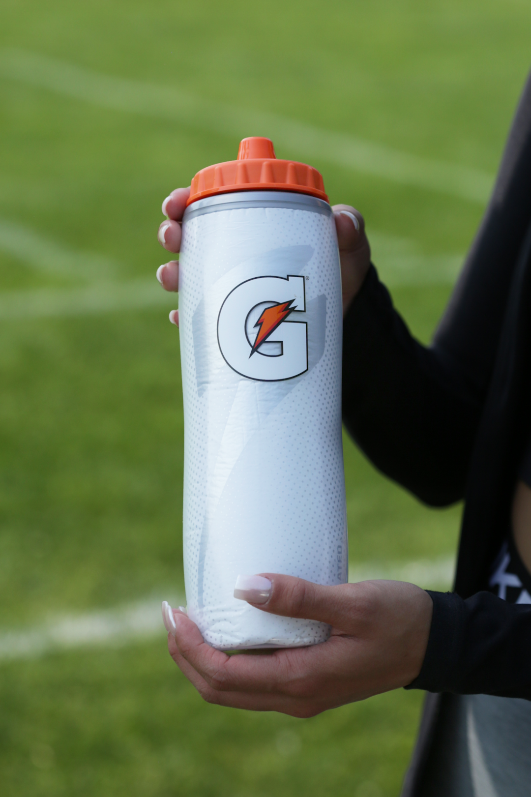 White Insulated Squeeze Water Bottle (30 oz) | Gatorade Official Site