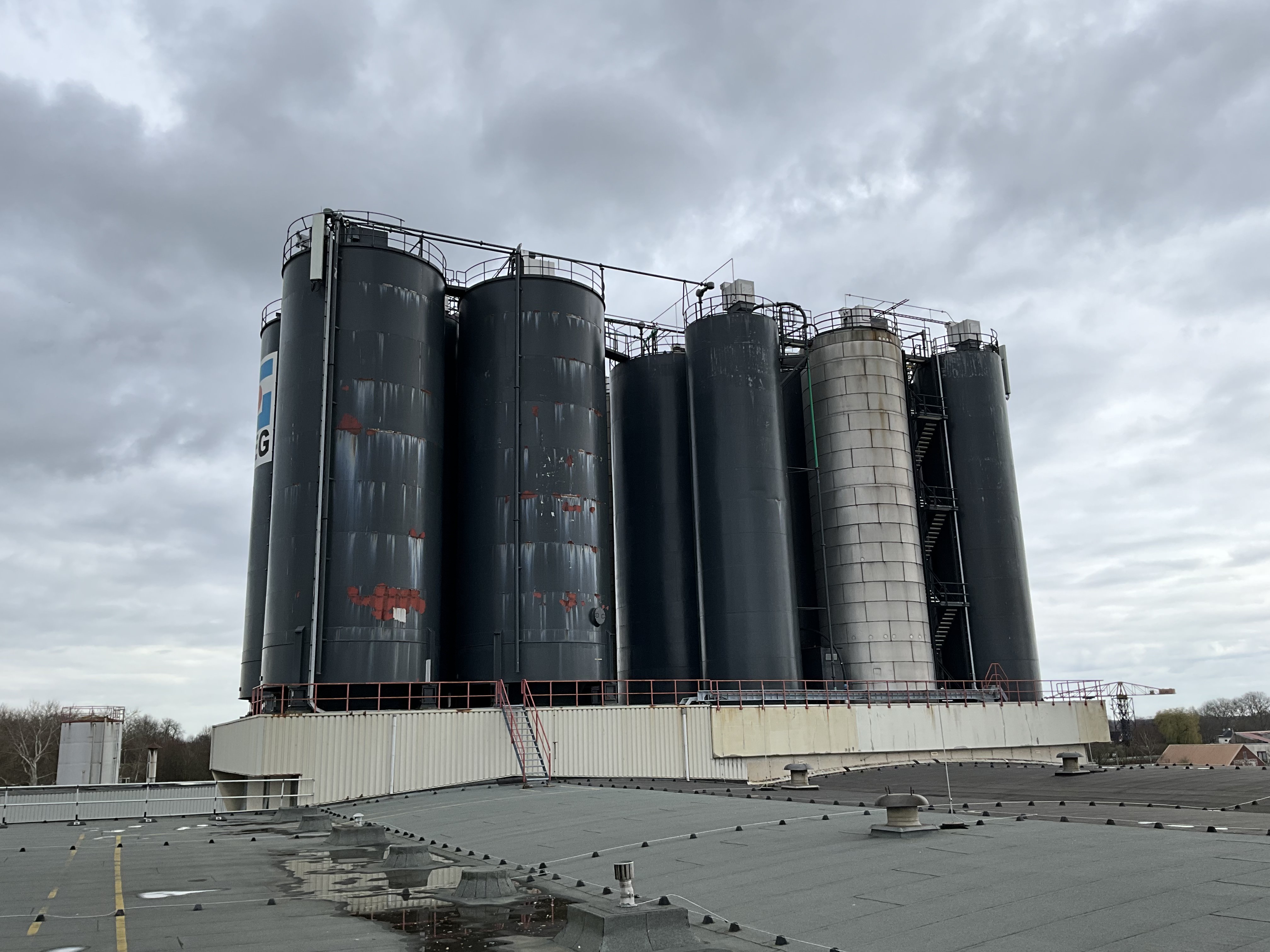 Tender sale of a complete batch house/silopark