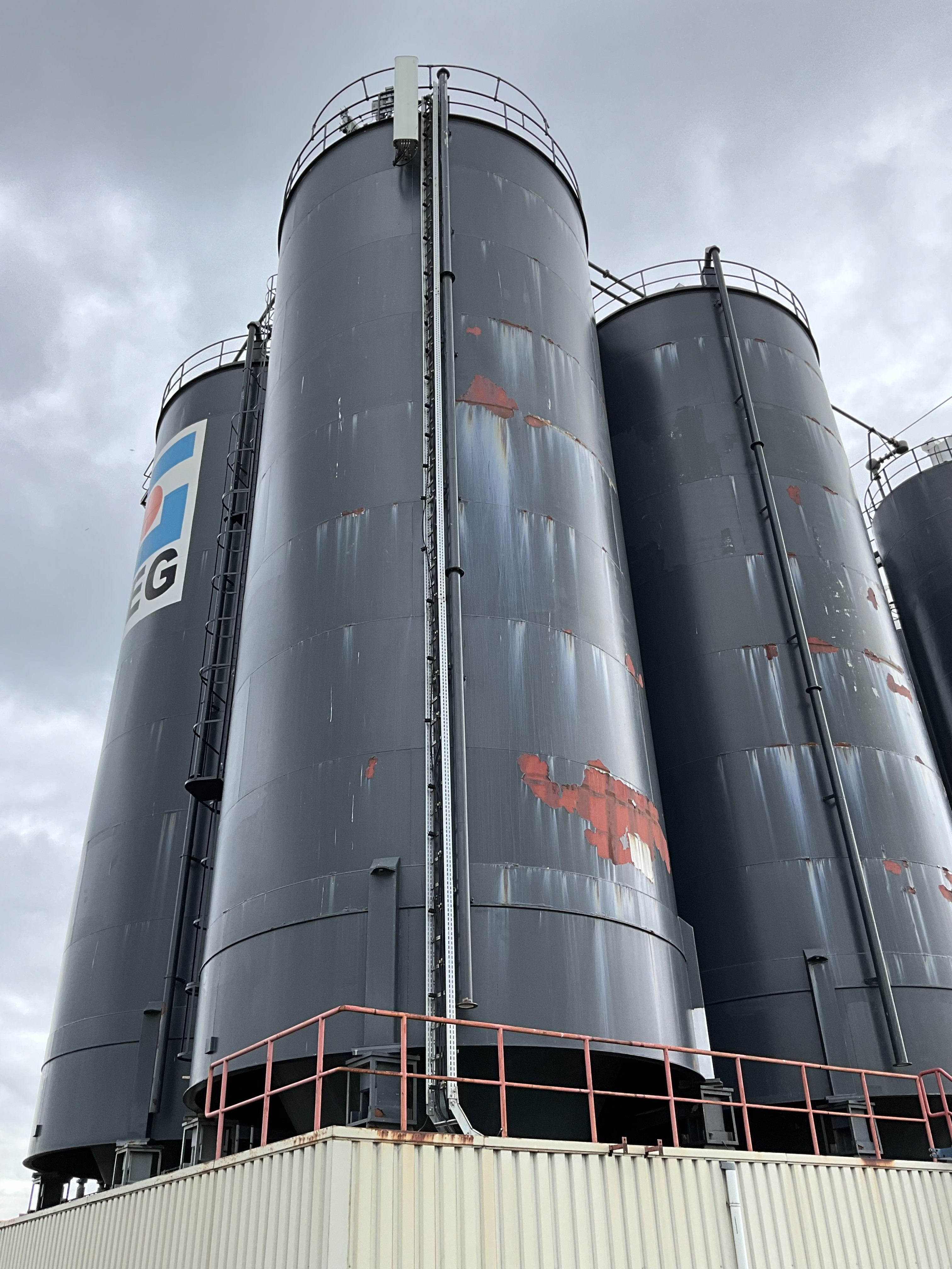 Aanbesteding verkoop van een compleet batch house/silopark