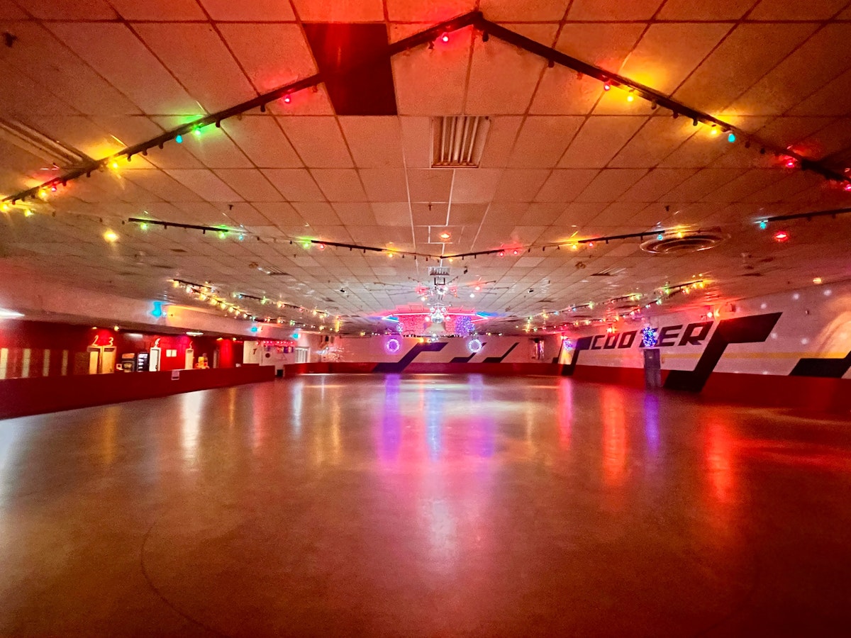 Scooter's Roller Palace - Mississauga Skate Rink and Venue - DubSkate