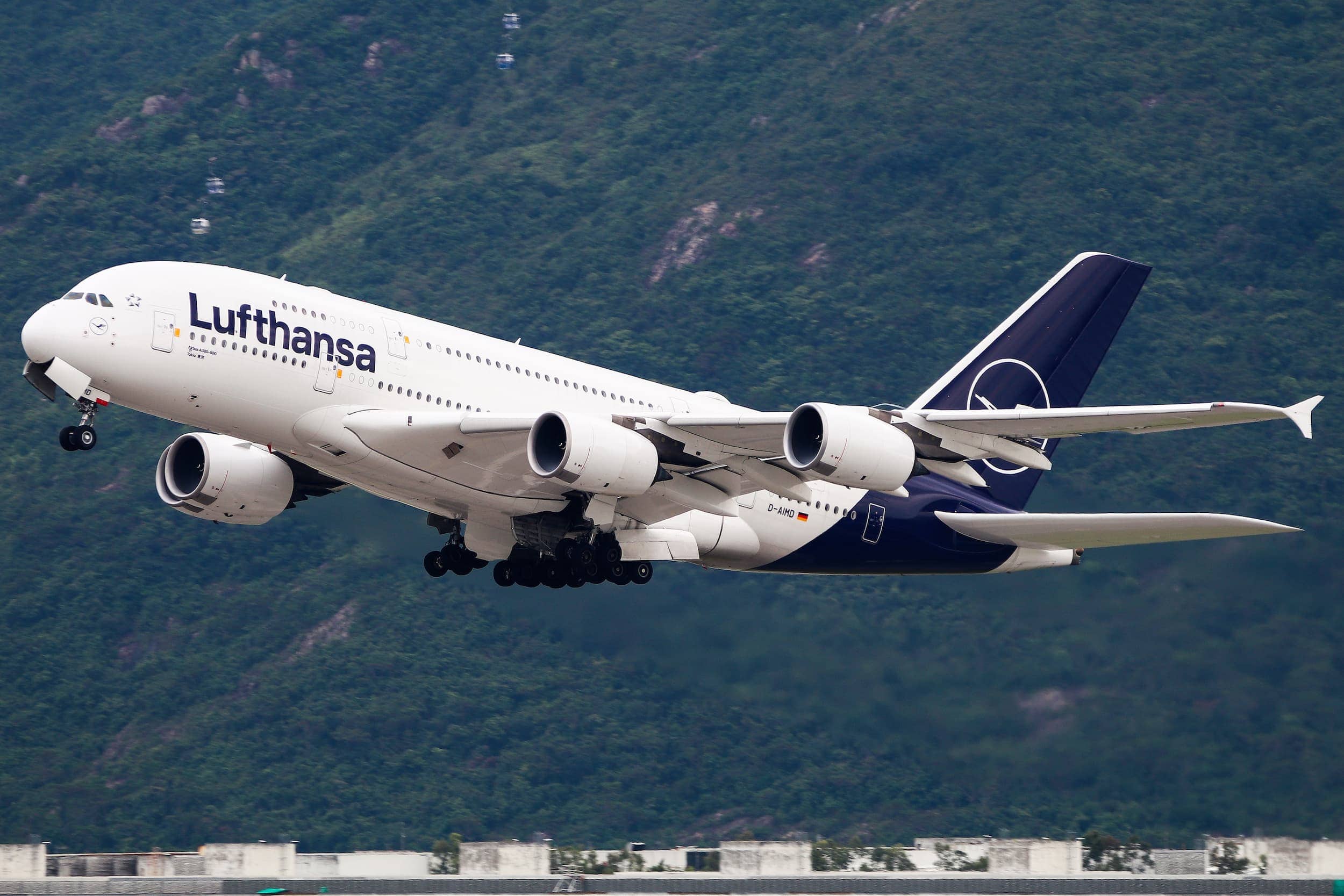 Airbus A380-800 vs McDonnell Douglas MD-11 Comparison | WebFlite