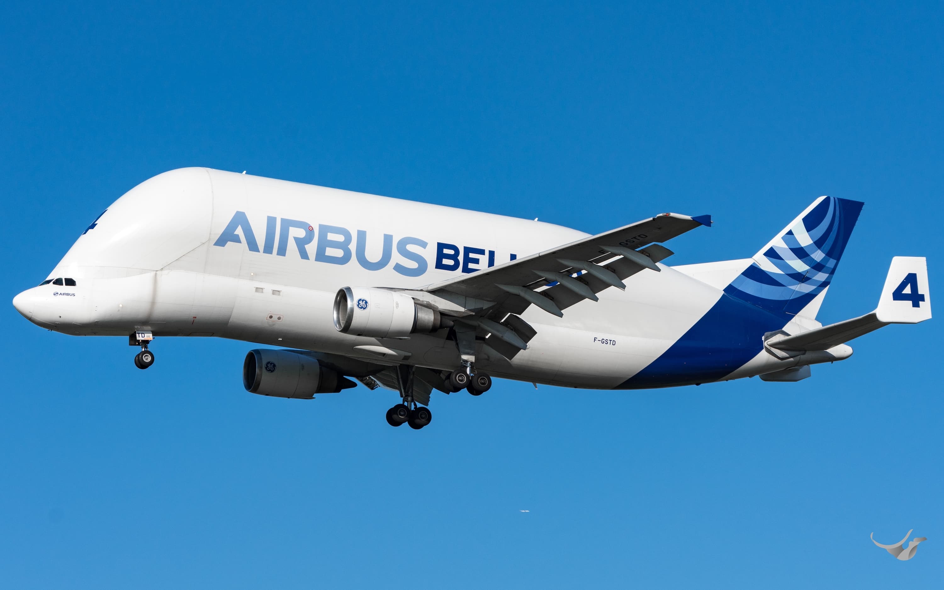 Airbus Beluga vs Airbus Beluga XL Comparison | WebFlite