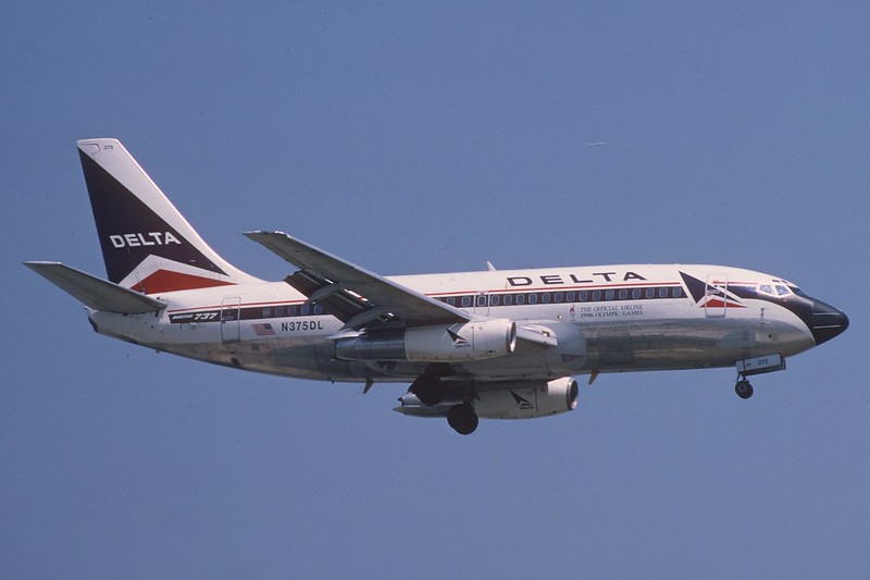 Boeing 737-200 vs Boeing 737-800 Comparison | WebFlite