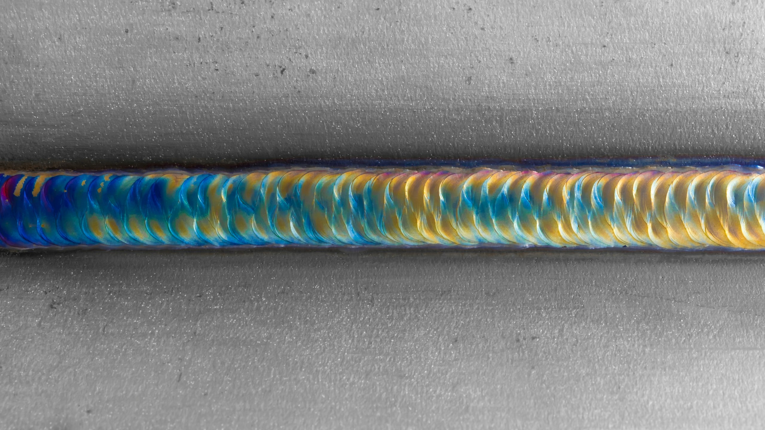 Mechanische Oberflächenbehandlungen von Edelstahl | HANS KOHLER AG