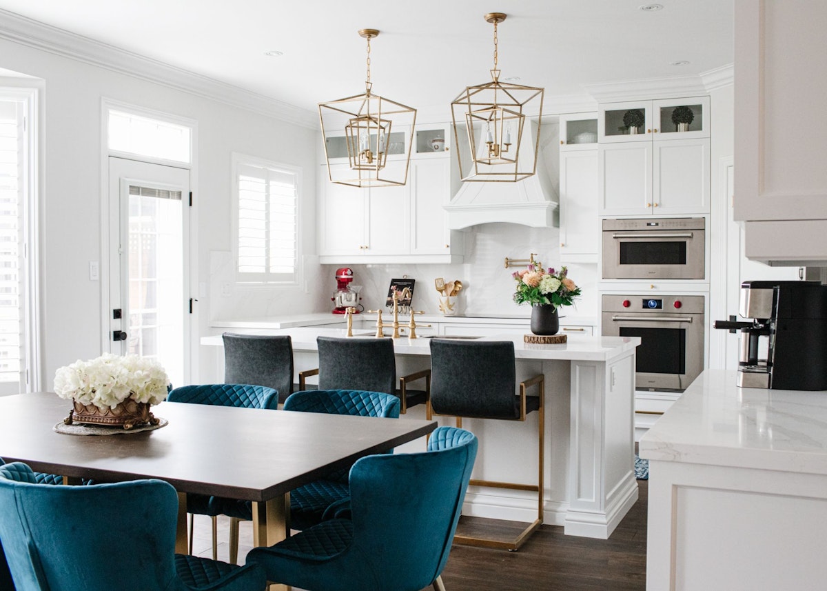 Elegant Toronto Kitchen Cabinets - Custom & Modern Designs