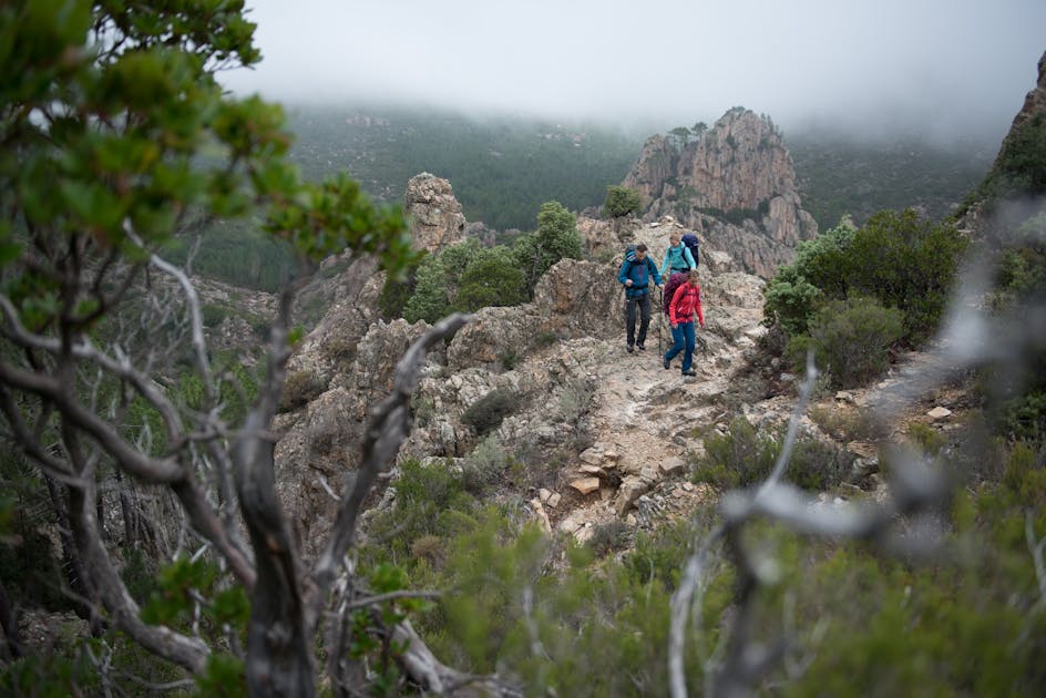 Trekking in Corsica: The Grande Randoneé 20 long-distance hiking trail ...