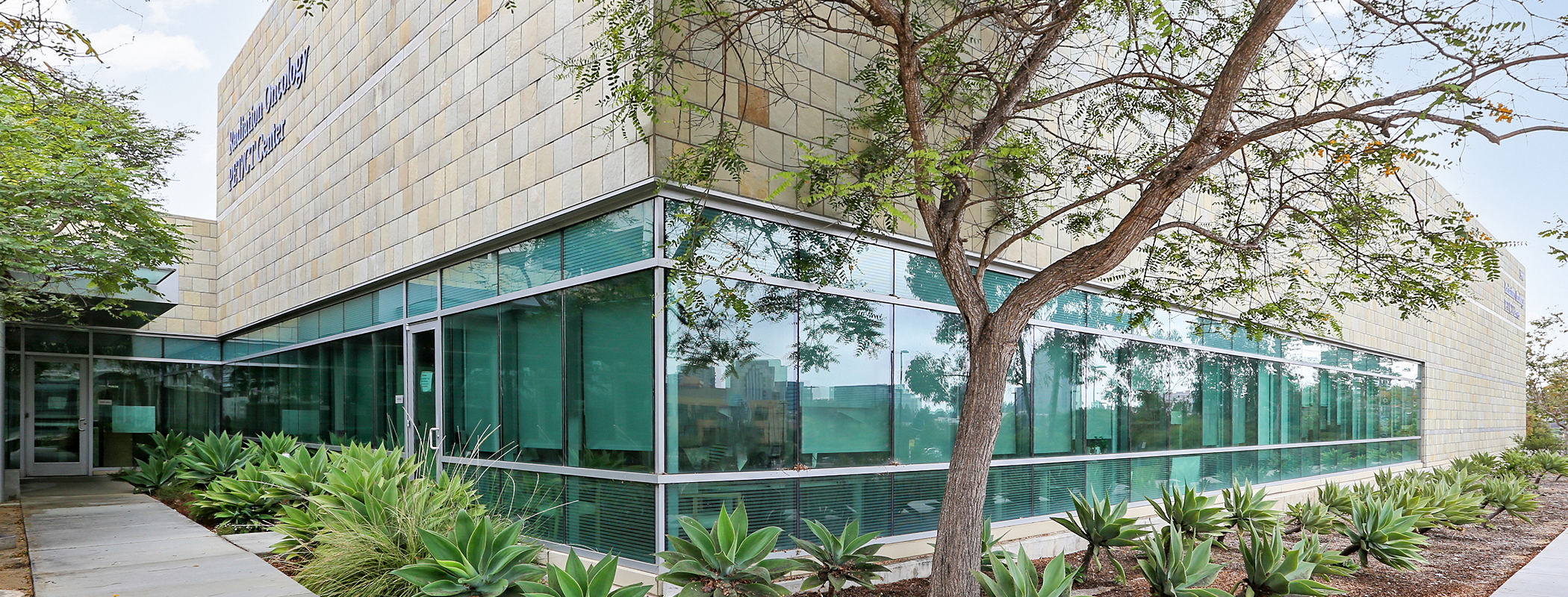 UCSD Moores Cancer Center | RAD Technology Medical Systems