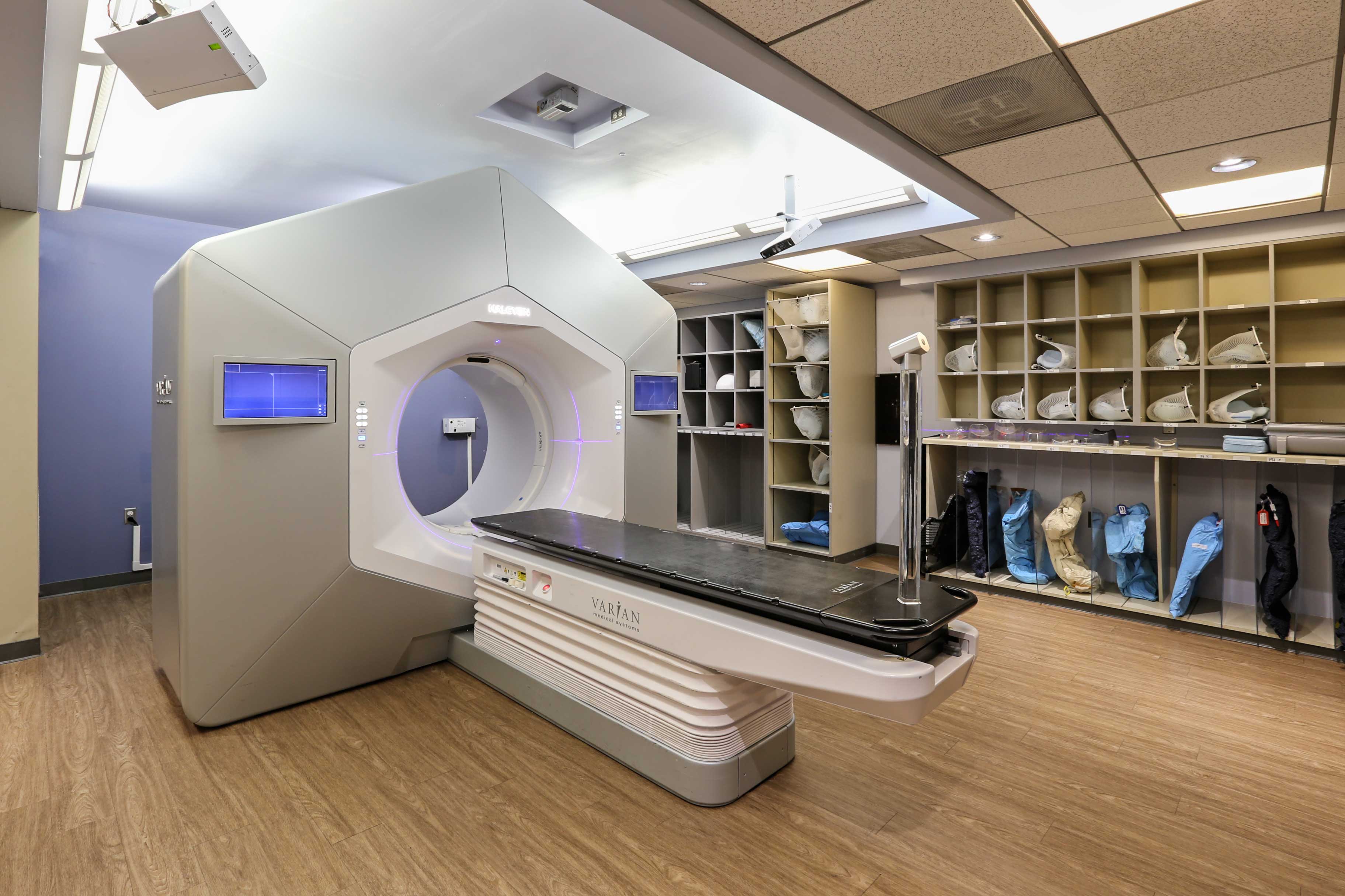UCSD Moores Cancer Center | RAD Technology Medical Systems
