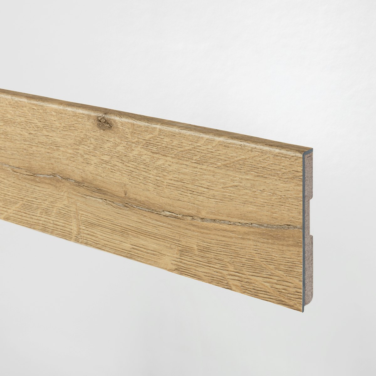 High skirting board - Caramello. | Floorify