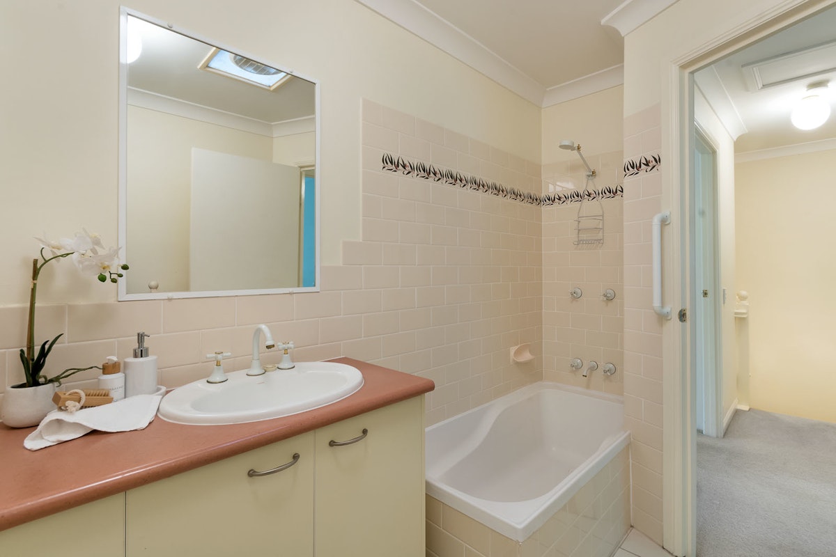 5/94 Bayview Terrace CLAYFIELD QLD | &Gray