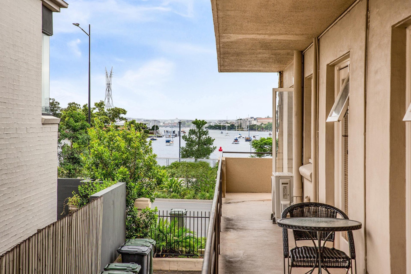 4/136 Kingsford Smith Drive HAMILTON QLD | &Gray