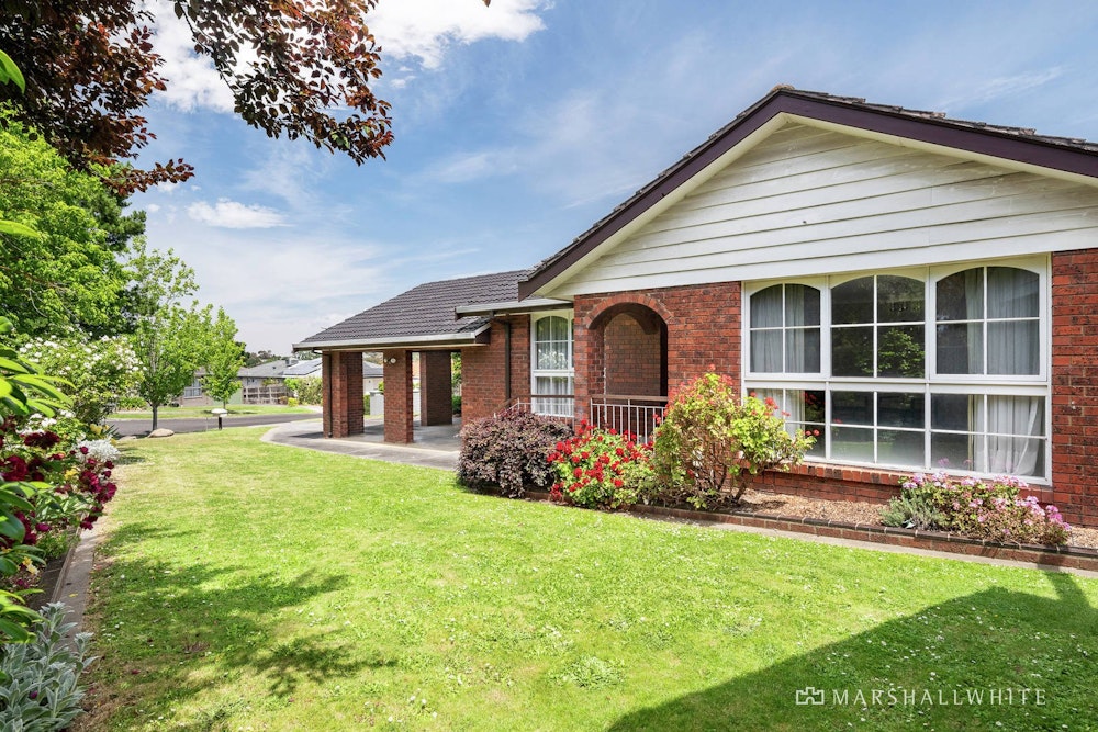 4 Loxley Court, Doncaster East, VIC | Marshall White
