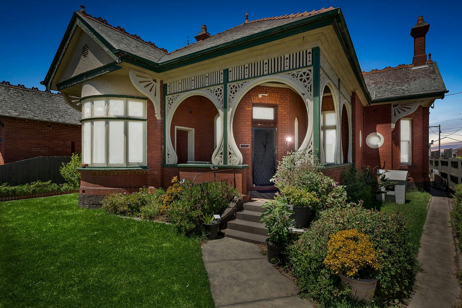 Kaine Lanyon | Estate Agent Port Phillip | Marshall White