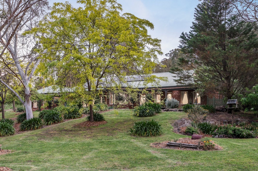 12 Raymond Elliot Court, Park Orchards, 3114 | Marshall White