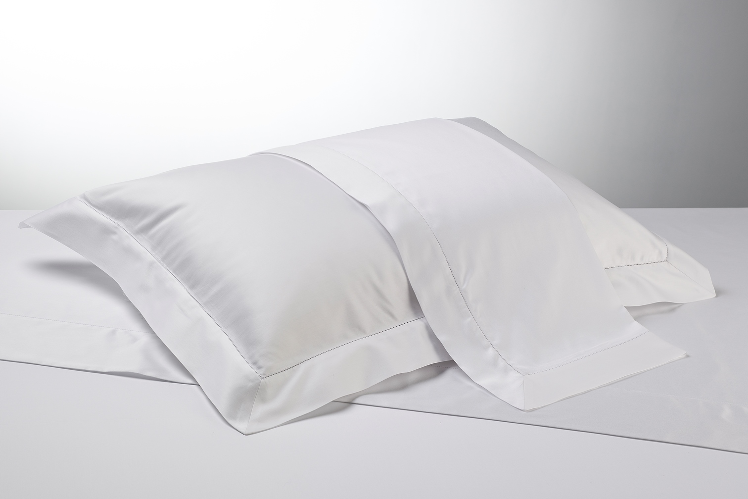 Contact - Heirlooms Fine Linens