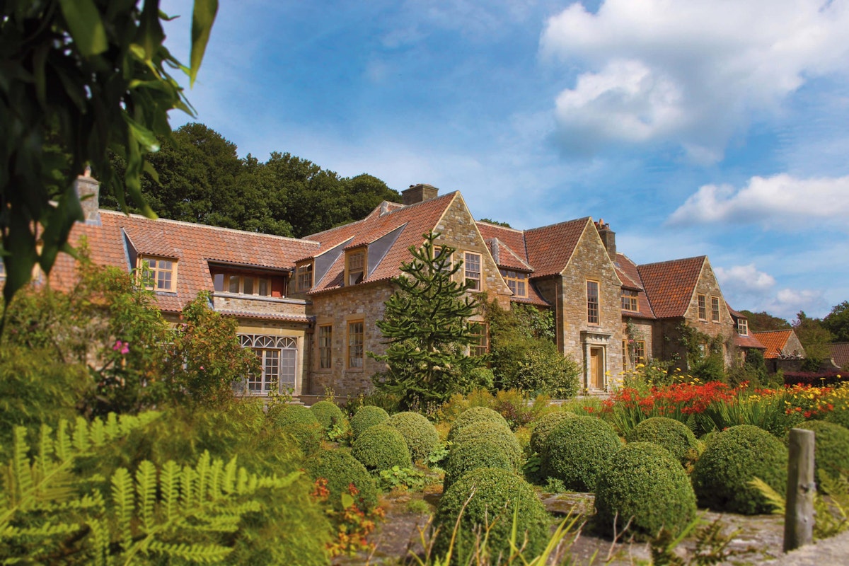Stoneley Woods - Heirlooms Fine Linens