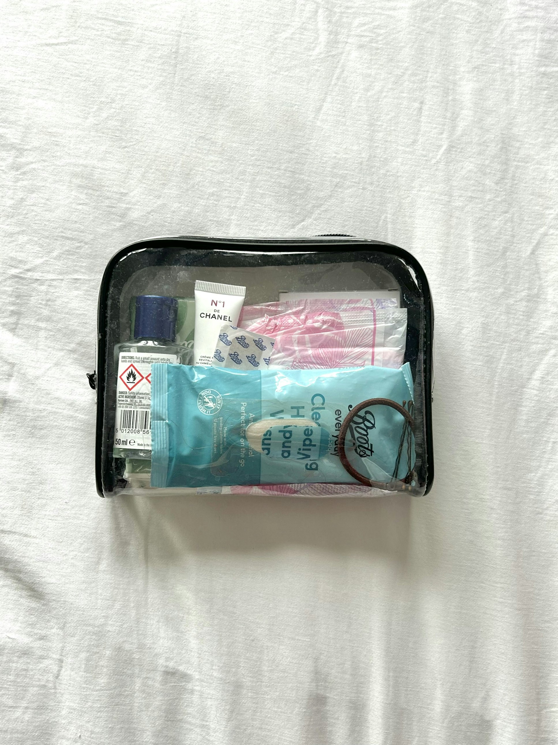 What can I put in a puberty kit for my daughter? | luna app
