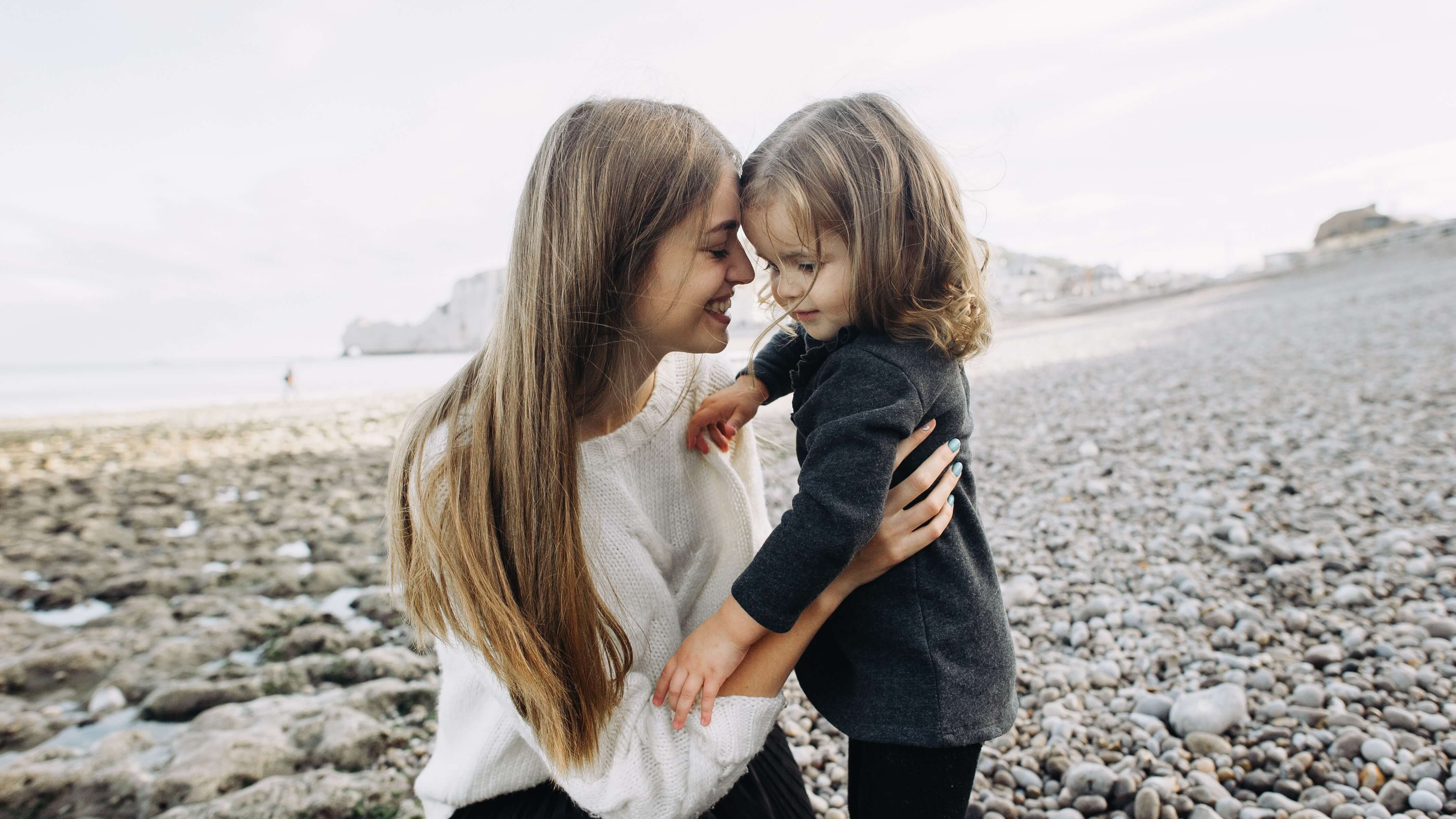 Essential Life Lessons All Mothers Should Teach Their Daughters | Evie ...