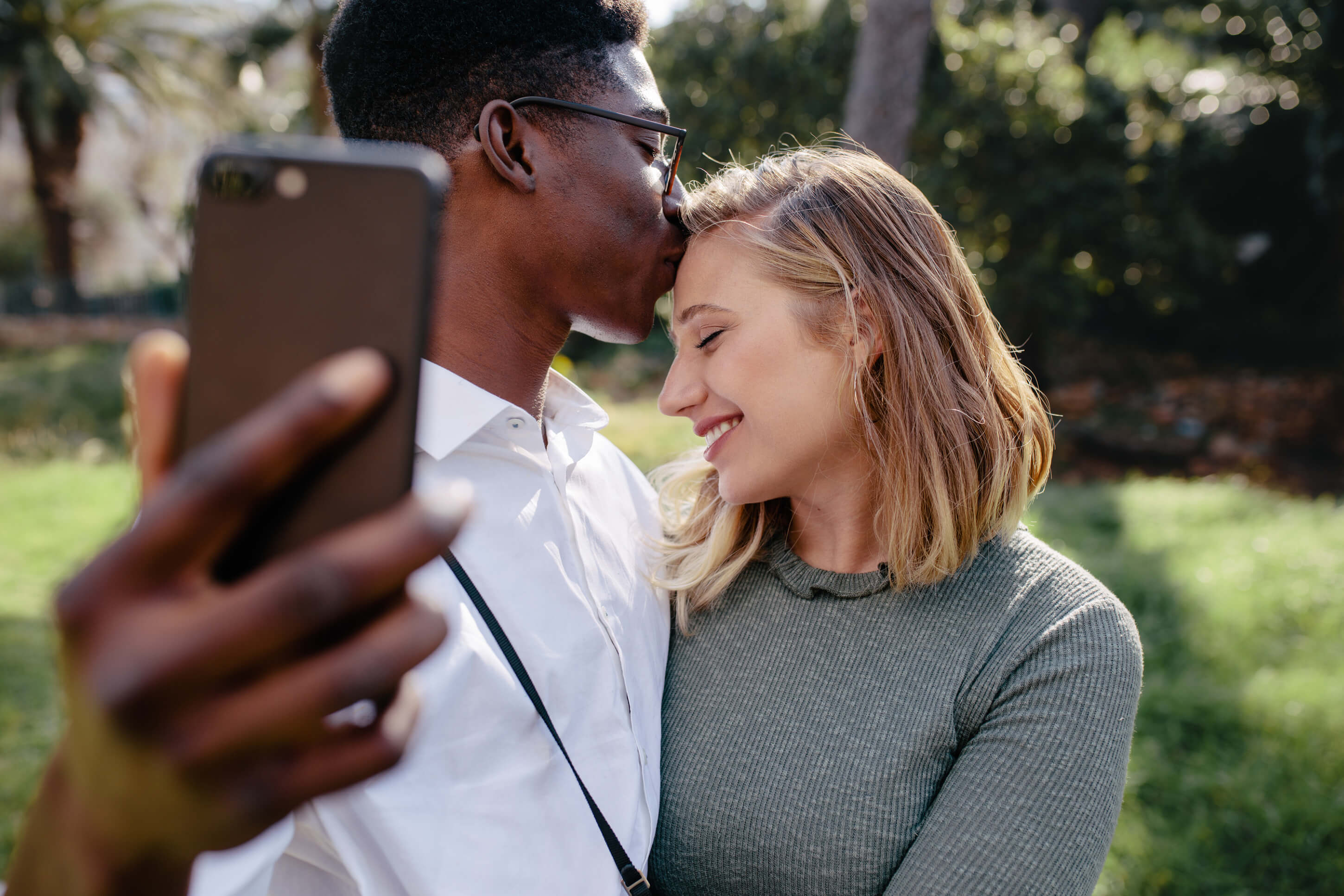 The Most Successful Dating Apps For Finding Actual Love | Evie Magazine