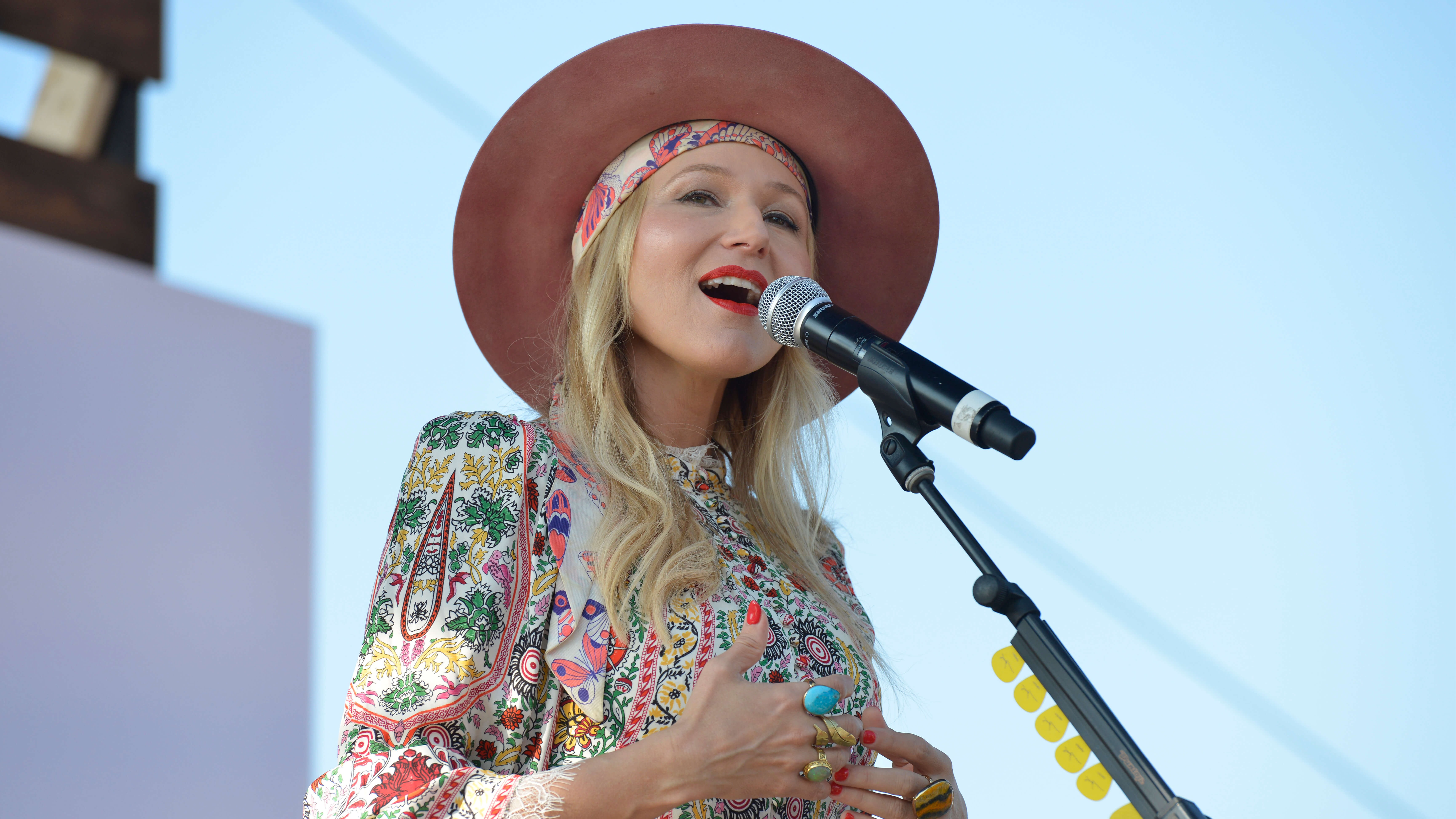Jewel: From Homelessness And Being Groomed To Multi-Platinum Artist ...