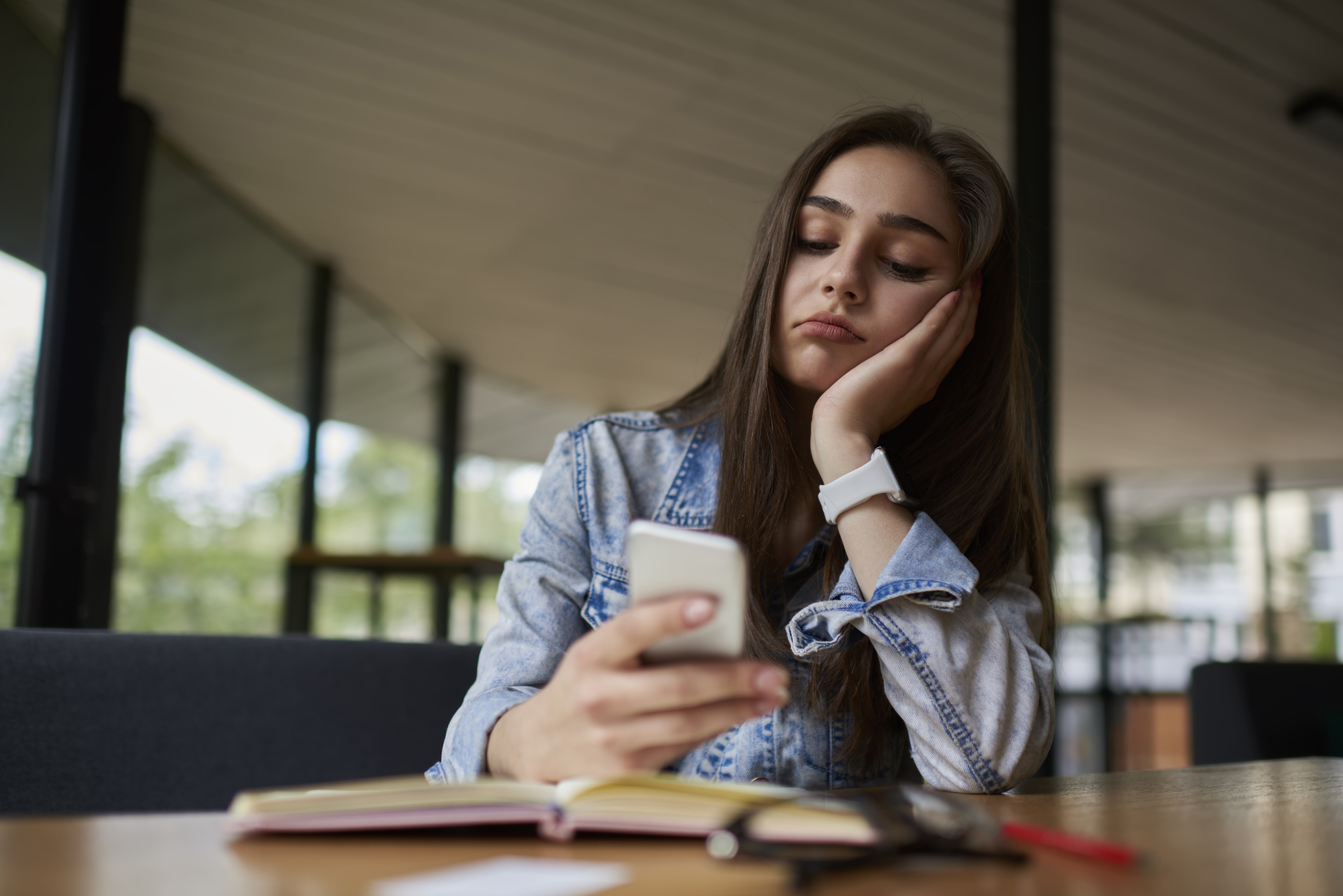 How To Get Out Of The Dreaded “Talking” Phase | Evie Magazine