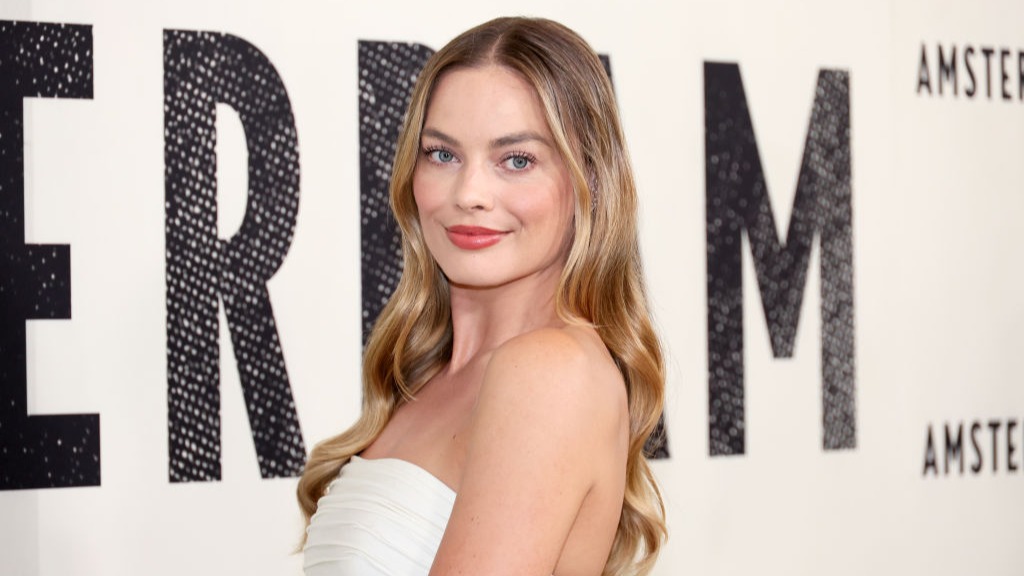 Margot Robbie Tops The Maxim Hot 100 List In Australia, Which Includes ...