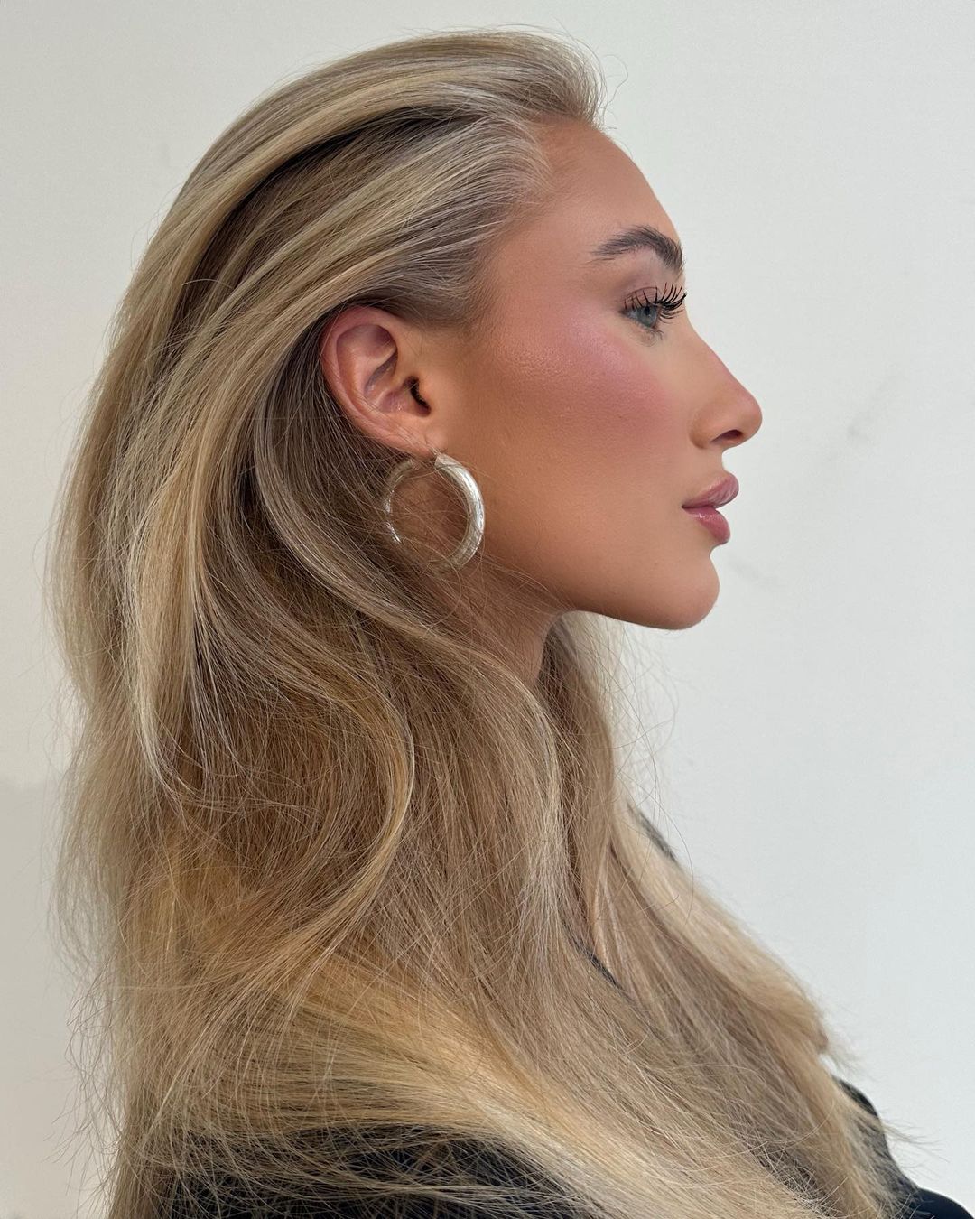 Get Vacay Ready With The “Scandi Hairline” Trend | Evie Magazine