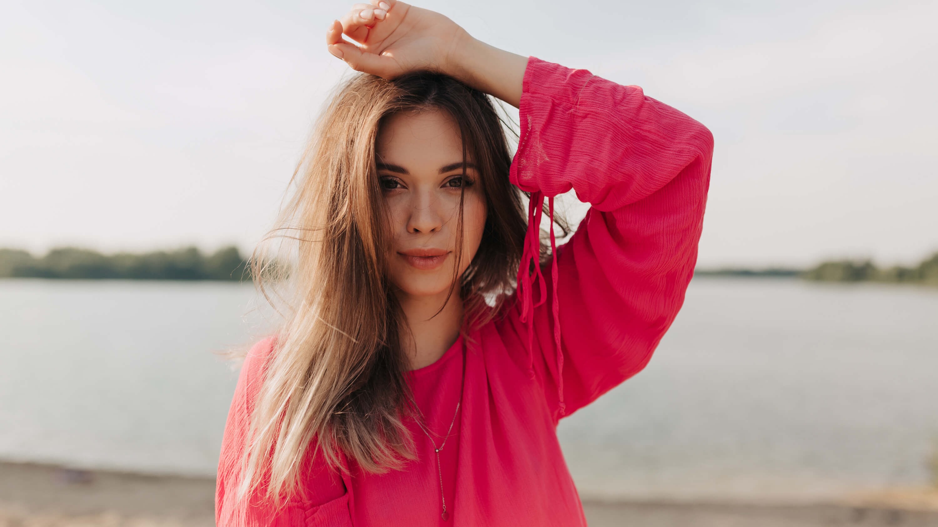 How To Instantly Become More Approachable To Guys | Evie Magazine