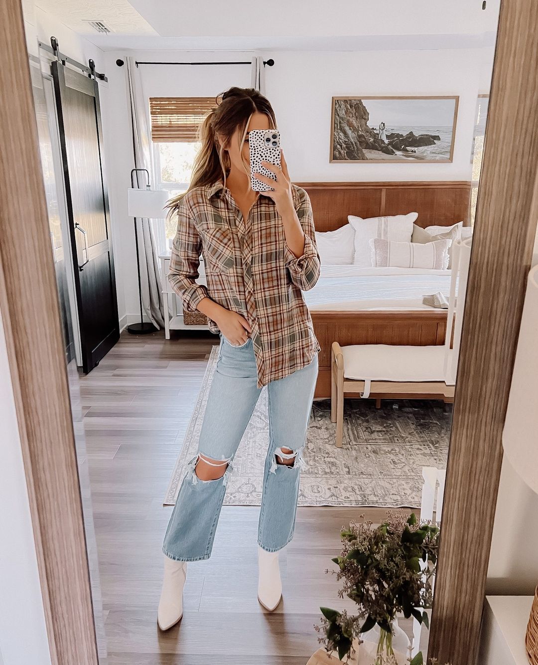 How To Style Flannel In A Feminine Way This Fall | Evie Magazine