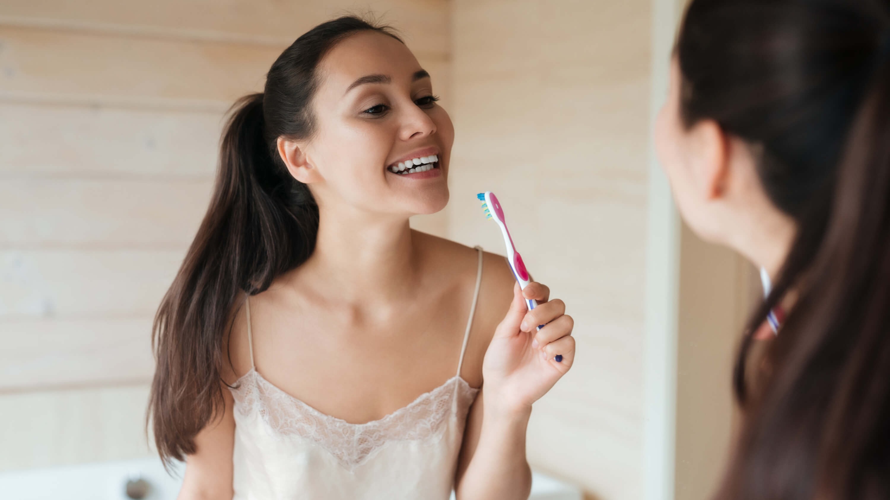 This Non-Toxic Toothpaste Trend Is Replacing Fluoride | Evie Magazine
