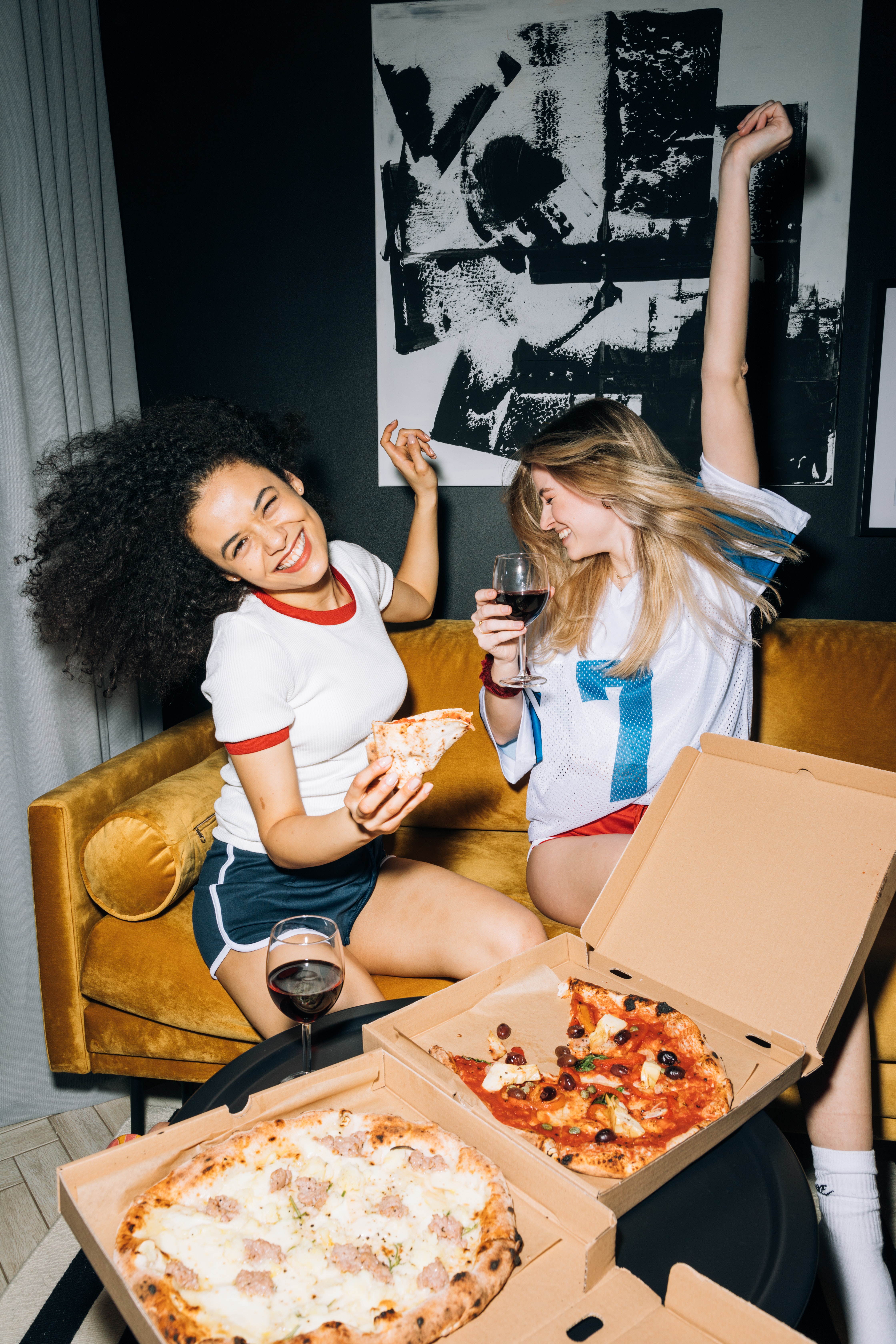 The Ultimate Girl's Guide To Throwing The Best Football Parties | Evie ...