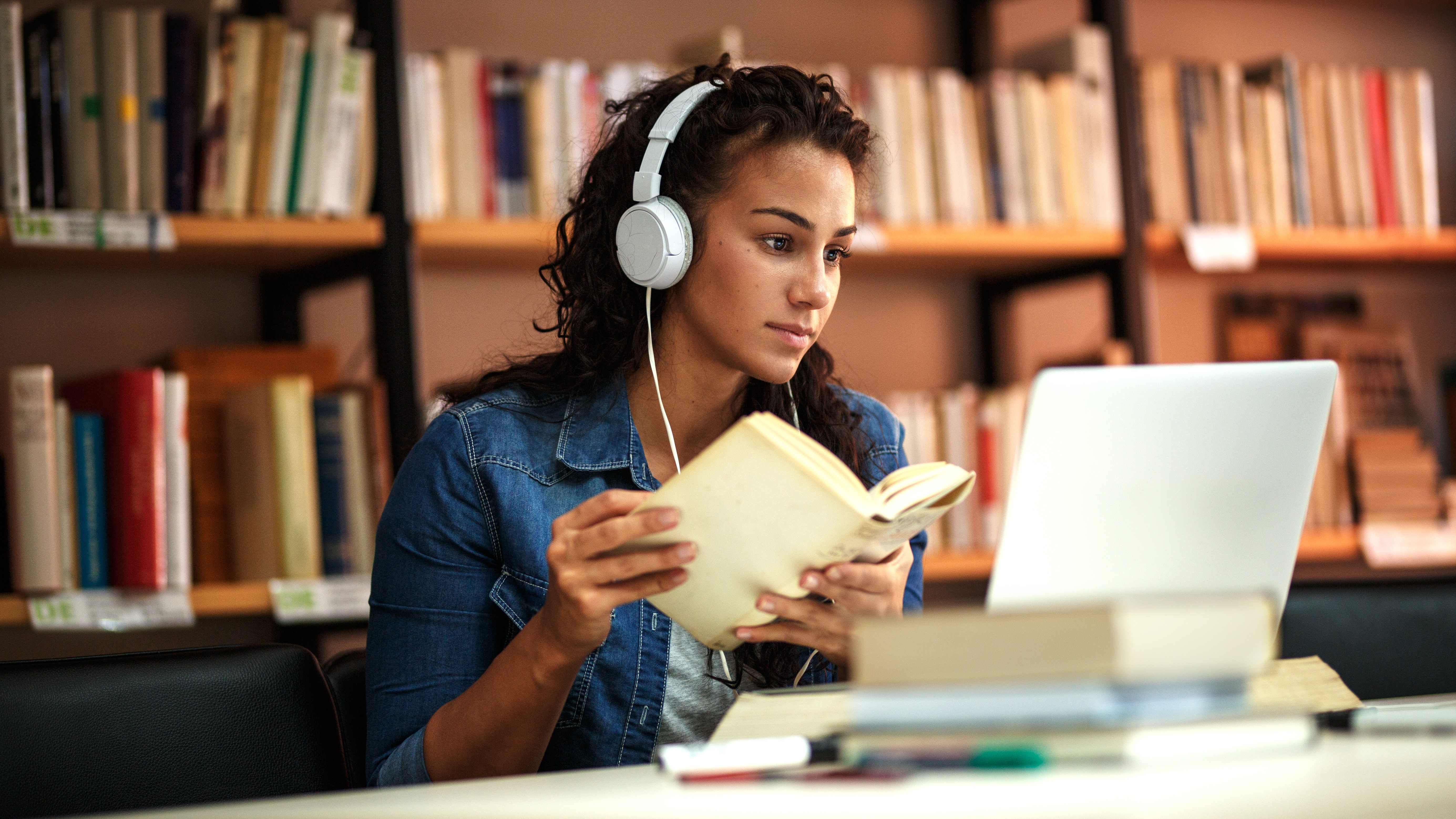 Is College Really Just An Expensive Pyramid Scheme? | Evie Magazine