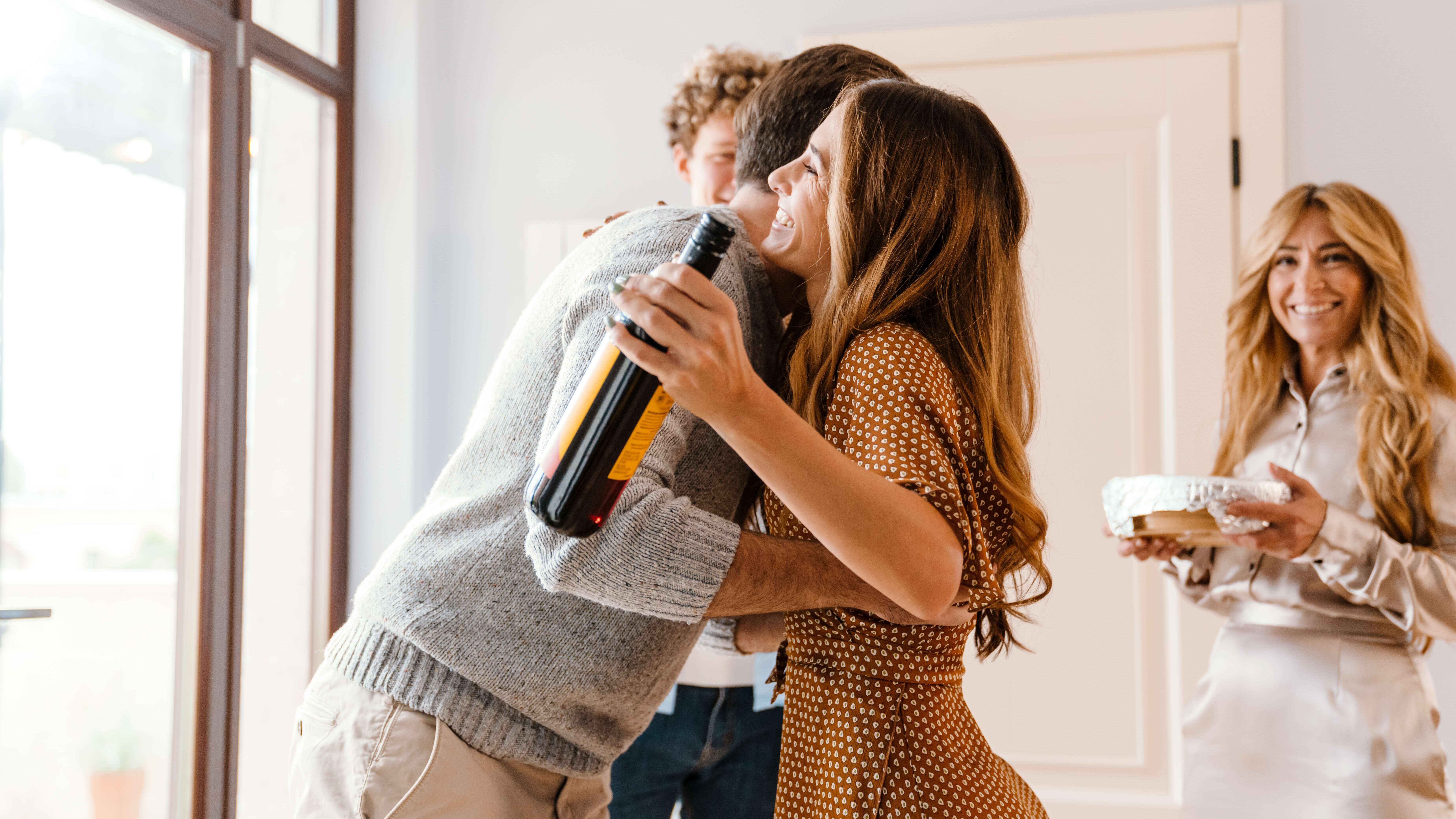 11 Guidelines For Being A Guest People Will Want To Invite Over Again ...