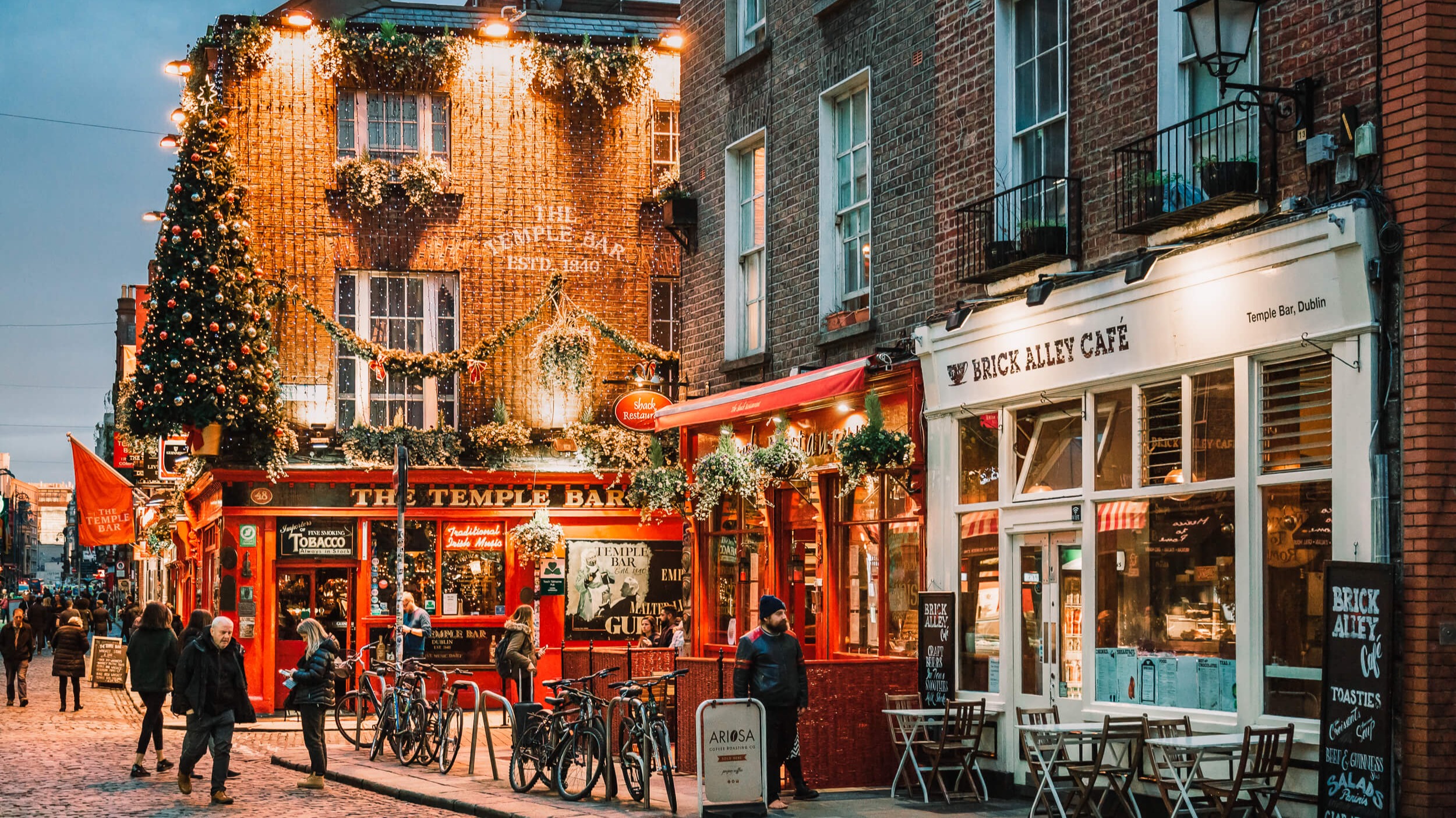 12 Of The Cutest, Most Festive Small Towns In America For A Picture ...