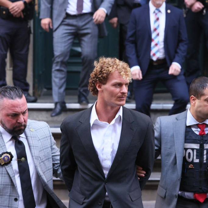 Eyewitness Calls Daniel Penny A "Hero" For The Way He Restrained Jordan ...