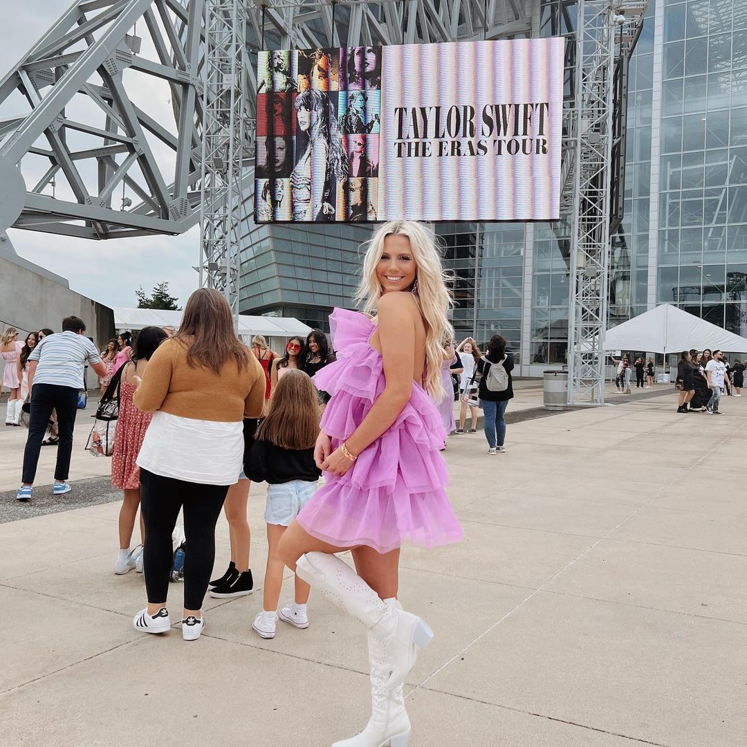 25 Of The Best Outfits From Fans At The Taylor Swift's Eras Tour ...