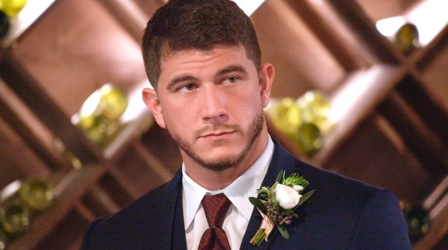 Barnett Vs Mark: "Love Is Blind" | Evie Magazine