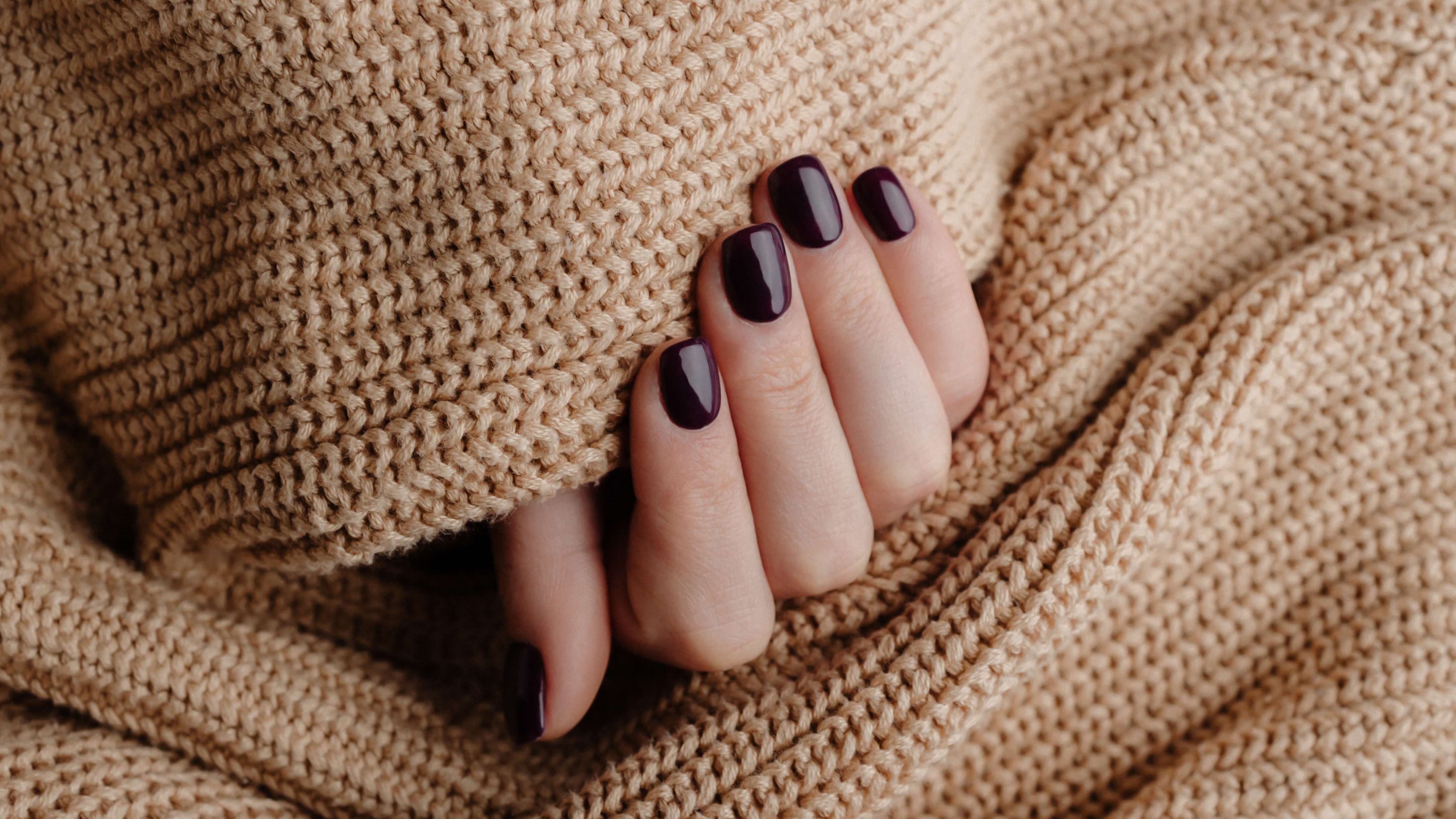 17 Dark Nail Colors For A Moody Winter Mani | Evie Magazine