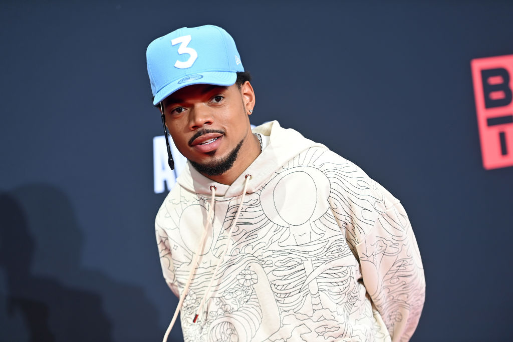 Chance The Rapper Caught Grinding On Woman And Slapping Her Butt At ...