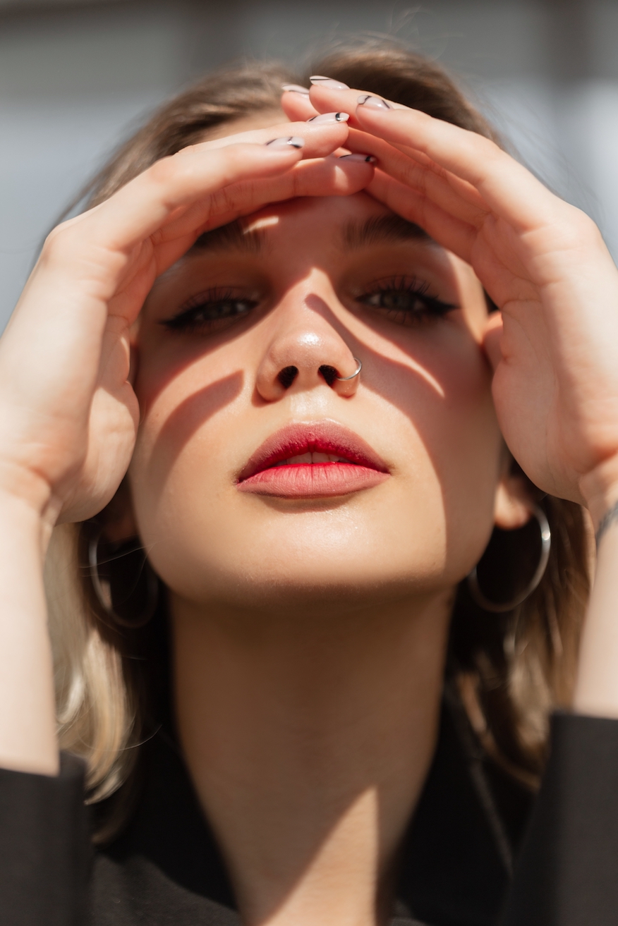 15 Acne-Causing Agents And Behaviors To Avoid You Probably Haven’t ...
