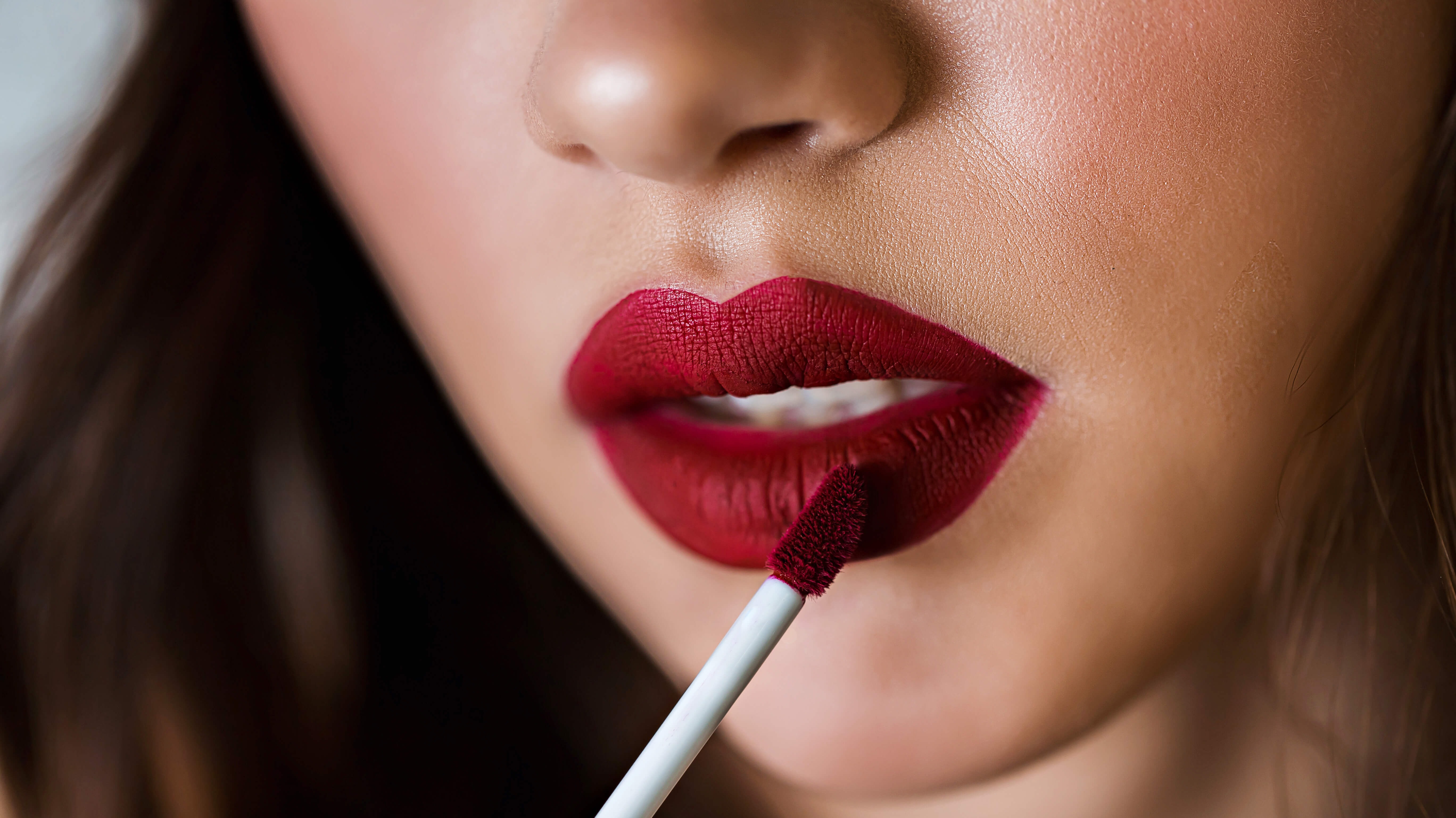 6 Tips On How To Wear A Statement Lip Without Looking Overdone | Evie ...