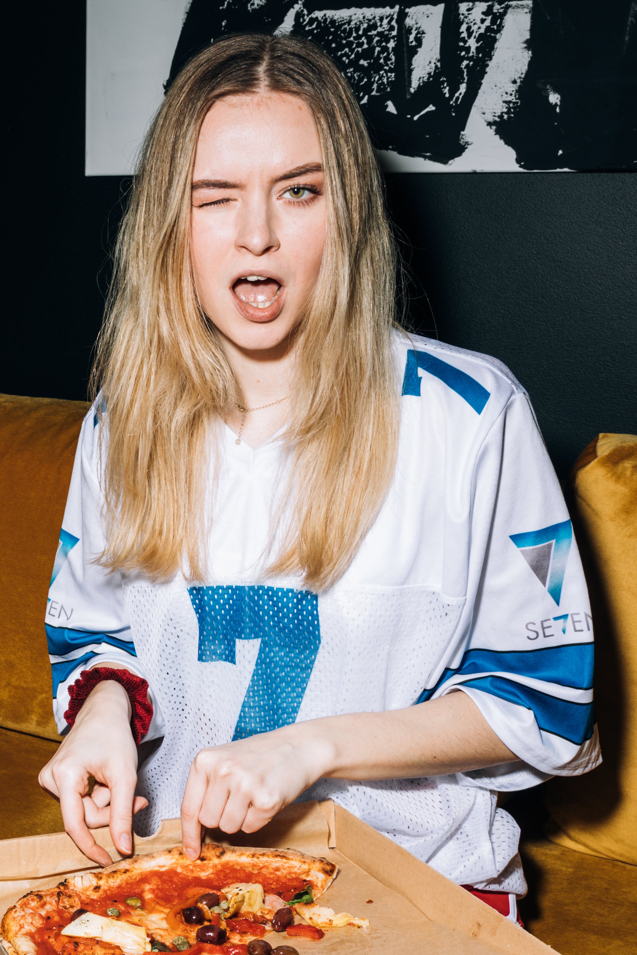 Everything You Need To Know About Watching Super Bowl LVIII | Evie Magazine